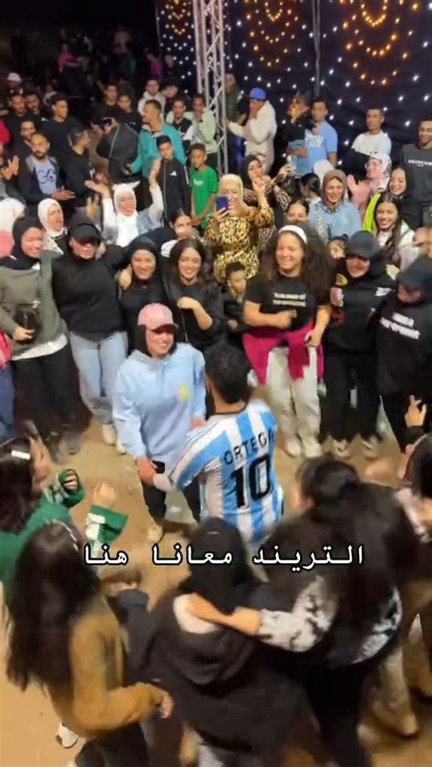 ليكون زفك زفة الأنجليزي في العشة 😂 نكران الذاااات من شيم الأبطال