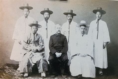 왜 교회에 보리수나무와 범종이 있을까