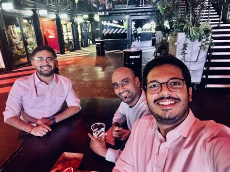 Teamwork Oraclecloudhcm Collaboration Continuousimprovement Worklifebalance Meet Bhavsar