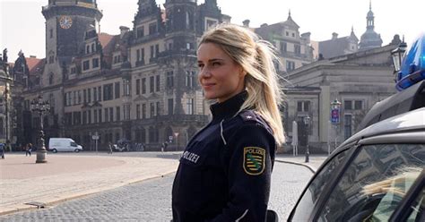 Fotos La Policía Alemana Que Se Convirtió En Sex Symbol De Instagram