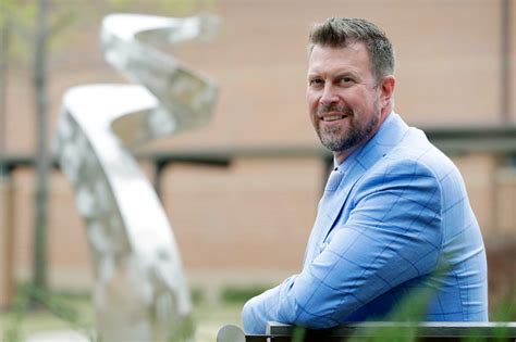 Former Nfl Quarterback Shares His Addiction And Recovery Story