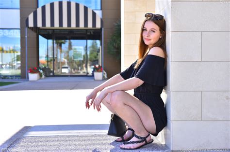 Danni Rivers Fucking Herself With A Banana My Danni Rivers Blog