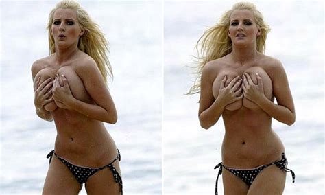 Se Paseó Desnuda Por La Playa Infobae