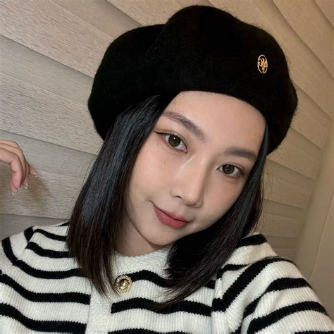 分享 有這3支就好ᐟᐟ百搭低飽和唇彩 小資冬季圖鑑 美妝板 Dcard