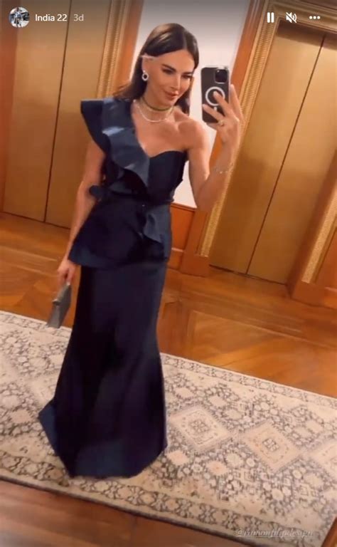 Ραμόνα Φίλιπ Η εμφάνιση της με σάρι σε ινδικό γάμο Madame Figaro Cyprus