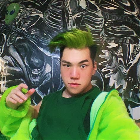 誇張先生 Mr Crazy 🥦🥦🥦not Your Bro Ccoli 🥦 E Girl Vibe