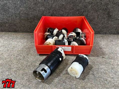 Quantity Of Miscellaneous Locking Connectors 777 Auction Company