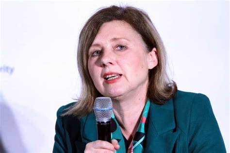 Віцеголова Єврокомісії Премєр Словаччини своїми заявами допомагає Кремлю Європейська правда