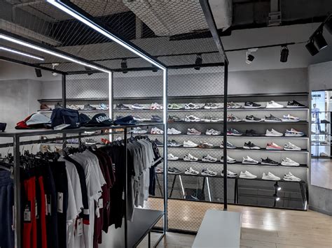 Sneaker Bar - магазин кроссовок - Home