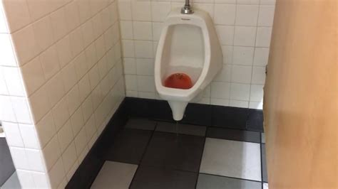 Terrible Carls Jr Mens Restroom Full Shoot Youtube