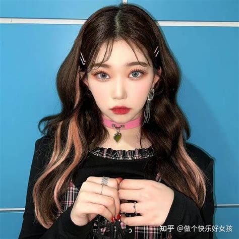 请问大家有人知道这个小美女是谁吗 知乎