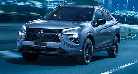 mitsubishi eclipse cross gains more features and a stealthy black