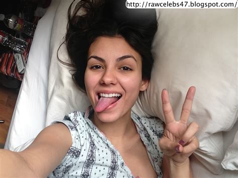 Victoria Justice Nuda ~30 Anni In Icloud Leak Scandal