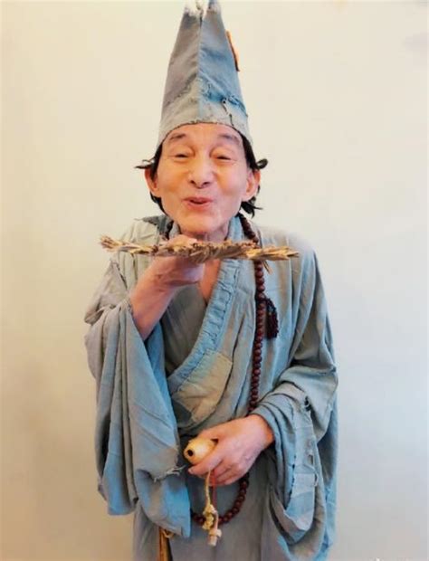 85歲濟公近照曝光！老當益壯身體健朗，網友：真不愧是「神仙」！ 每日頭條