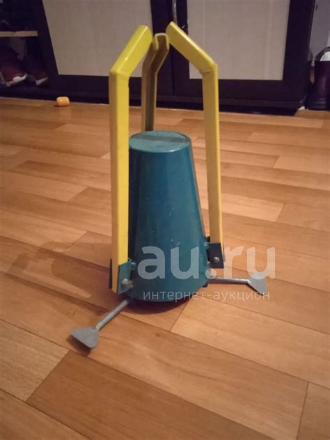 Подставка под елку — купить в Красноярске Состояние Б у Гирлянды