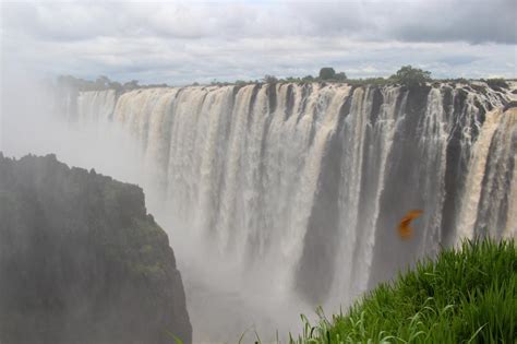 천둥소리가 나는 연기 세계 3대 폭포 빅토리아 폭포 두피디아 여행기