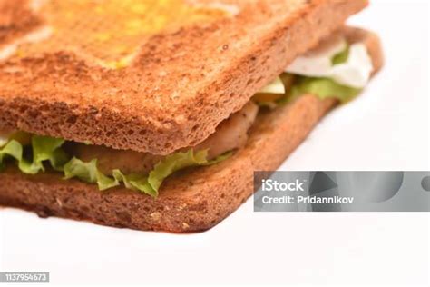 달콤한 구운 베이컨 샌드위치와 양상추의 잎 흰색 바탕에 클로즈업 가정 생활에 대한 스톡 사진 및 기타 이미지 가정 생활 가정 주방 가정의 방 Istock