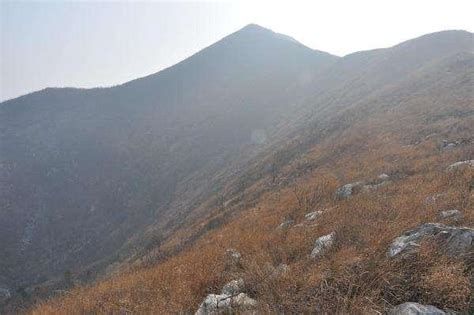 黃石硯產在靈山之 黃石公贈兵書於張良 每日頭條