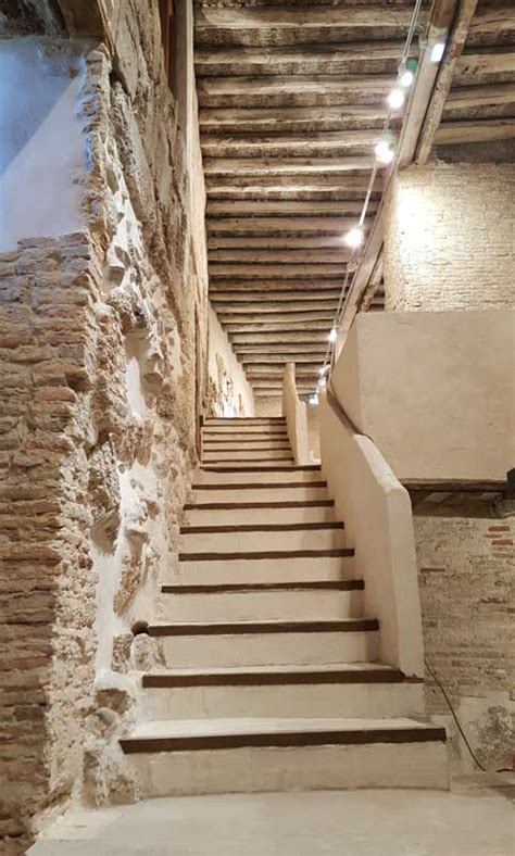 Visita Guiada Los Pasetes Del Monasterio De Canonesas Y Las Murallas