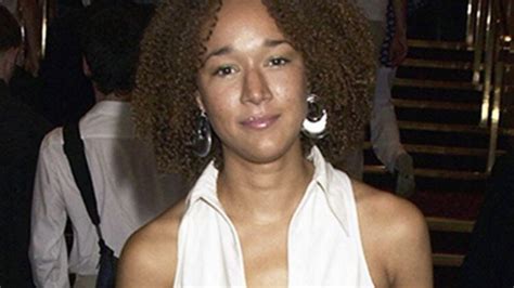 Hot Sexy Melanie Hill Bikini Pics