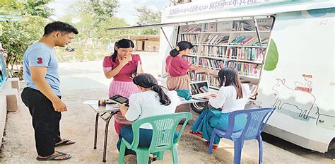 ရွေ့လျားစာကြည့်တိုက်မော်တော်ယာဉ်ဖြင့် ဌာနဆိုင်ရာရုံးများသို့ စာအုပ်စာစောင်များ သွားရောက်ငှားရမ