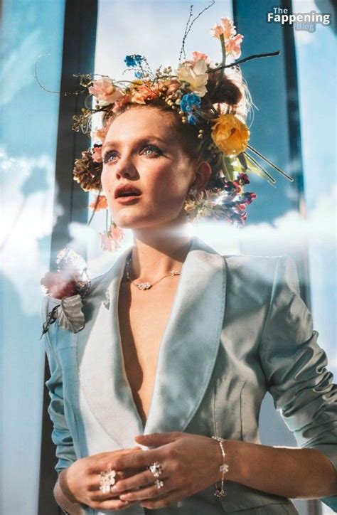 Hadley Robinson Sexy 21 Photos Thefappening