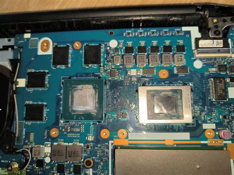 Extreme It กลุ่มสำหรับคนรักการแต่งคอมพิวเตอร์ เลอะแบบนี้มีผลไหมครับ วาเหตุที่แกะคือจอเปิดแล้ว