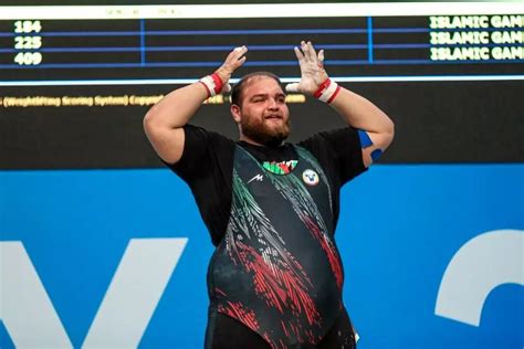 استوری طعنه‌آمیز علیرضا یوسفی خطاب به وضعیت فعلی نساجی عکس طرفداری