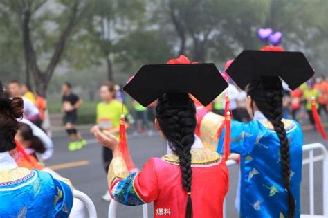 承德美女格格獲馬拉松第八名 每日頭條