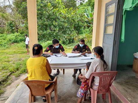 ပုလောမြို့နယ်တွင် ပန်းခင်းစီမံချက်ဖြင့် အိမ်ထောင်စုနှင့် နိုင်ငံသားကတ်ပြားများ ကွင်းဆင်း ဆောင်ရ