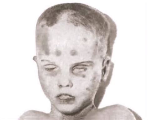 El Aterrador Misterio No Resuelto Del Niño Encontrado En Una Caja De