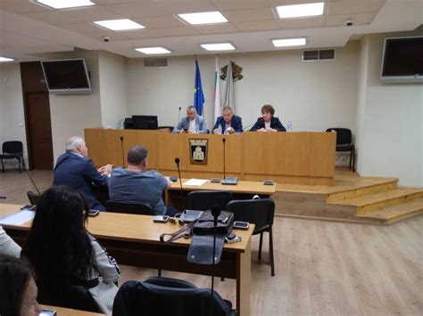 Проектът за Бюджет`2025 на Община Плевен беше представен на публично обсъждане СНИМКИ Плевен