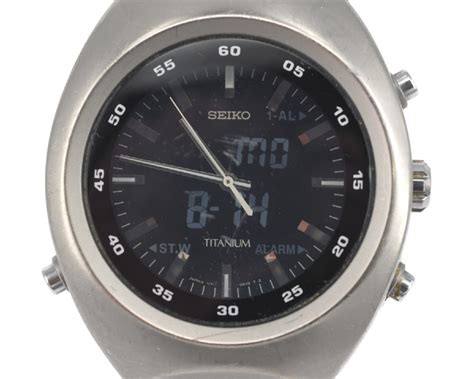 [レアモデル] 稼働品【seiko】 セイコー H711 0a10 デジタル表示ok アナログ チタン メンズ 動作ok クォーツ 中古品 レアモデル