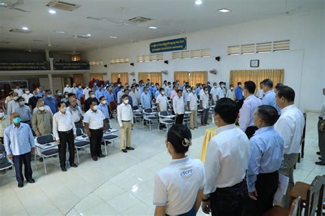 លោក ស៊ុន ចាន់ថុល ណែនាំដល់សមាជិកក្រុមការងារបក្សចុះជួយផ្សព្វផ្សាយពីសមិទ្ធផលដែលបក្សប្រជាជនសម្រេចបាន