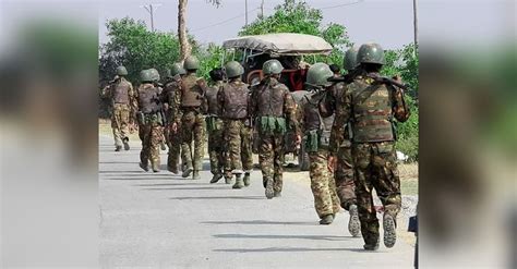 ဖျာပုံက စစ်သားများ ရခိုင်အပို့ခံရပြီး ဗိုလ်မှူးအပါအဝင် ၁၀ ဦးထက်မနည်းသေ