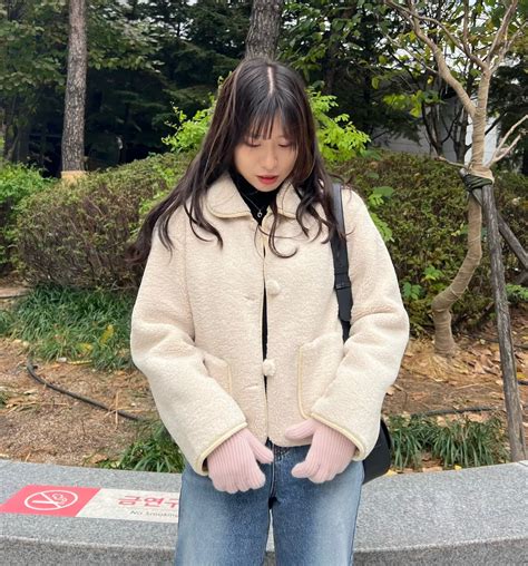 [퍼안감 따뜻] 도톰 귀욤 몽글 몽글 무스탕 양털 뽀글이 둥근카라 자켓 에이블리