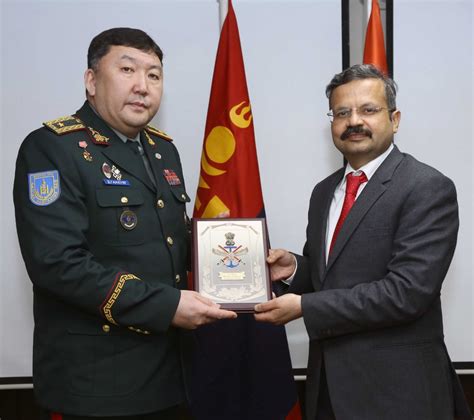 МОНГОЛ УЛС БҮГД НАЙРАМДАХ ЭНЭТХЭГ УЛСЫН БАТЛАН ХАМГААЛАХ ЯАМ ХООРОНДЫН ЗӨВЛӨЛДӨХ УУЛЗАЛТ БОЛЛОО