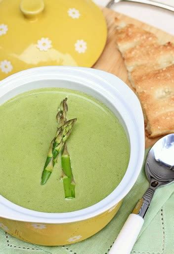 Крем супа от аспержи и спанак Блоговодител пътеводител в българските кулинарни блогове