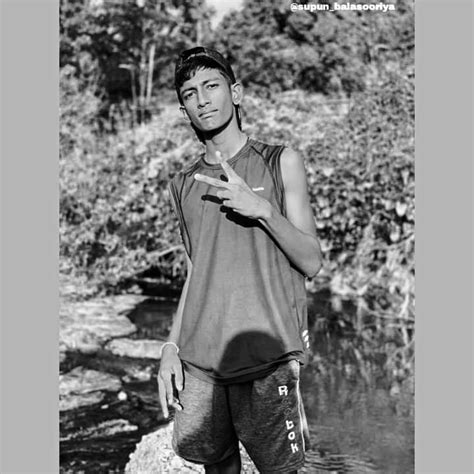 පළිඟුවා මිනිස්සු කාලයක් යද්දි තේරුම් ගන්නවා ඒ අයට මේ ලෝකෙ කැමති නැති පිරිසකුත් ඉන්න බව 🖤