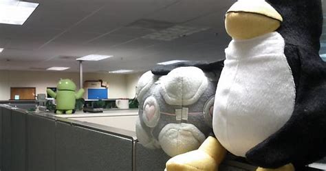 tux has a new friend d imgur