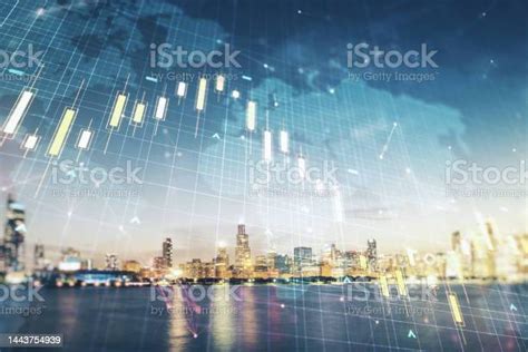 추상적 인 창조적 인 금융 차트 홀로그램과 시카고 도시 고층 빌딩 배경 연구 및 전략 개념에 대한 세계지도의 이중 노출 0명에 대한 스톡 사진 및 기타 이미지 Istock