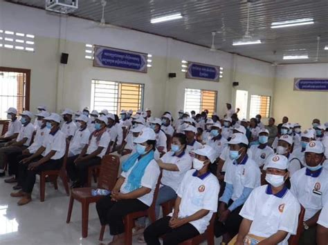 លោក លី សាម៉េត និងលោក អ៊ូច ភា ជួបសំណេះ