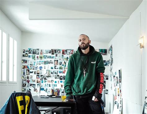 Ok დემნა გვასალია მოდის ქართველი რევოლუციონერი სოხუმიდან Ok Magazine