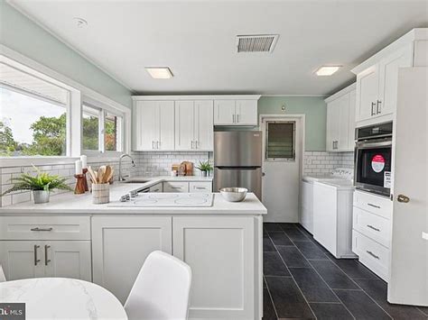 28 Rust Hill Rd Levittown Pa 19056 Zillow