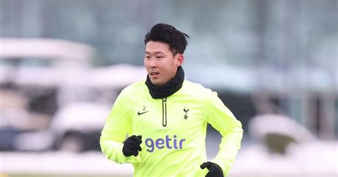 쏘니 이즈 백 손흥민 보호 마스크 벗고 토트넘 훈련 재개