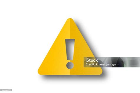 느낌표 모양으로 자른 노란색 종이 흰색 배경에 격리된 경고 표시 0명에 대한 스톡 사진 및 기타 이미지 0명 가리키기 개 조심 Istock