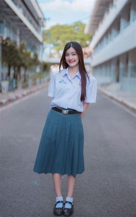 ถ่ายรูปชุดนักเรียน อุดรพิทยานุกูล สาวม ปลาย