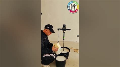 Полагане на гласфазерен воал със шапкловка проти напукани стени ремонт