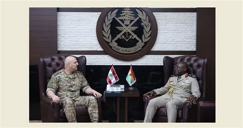 الوكالة الوطنية للإعلام قائد الجيش بحث ورئيس اركان الدفاع الغاني