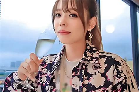 広仲みなみ アイドル級に可愛い裏垢美容師とタダマンセックス。パンツの脇から騎乗位で杭打ちピストン 無料av動画